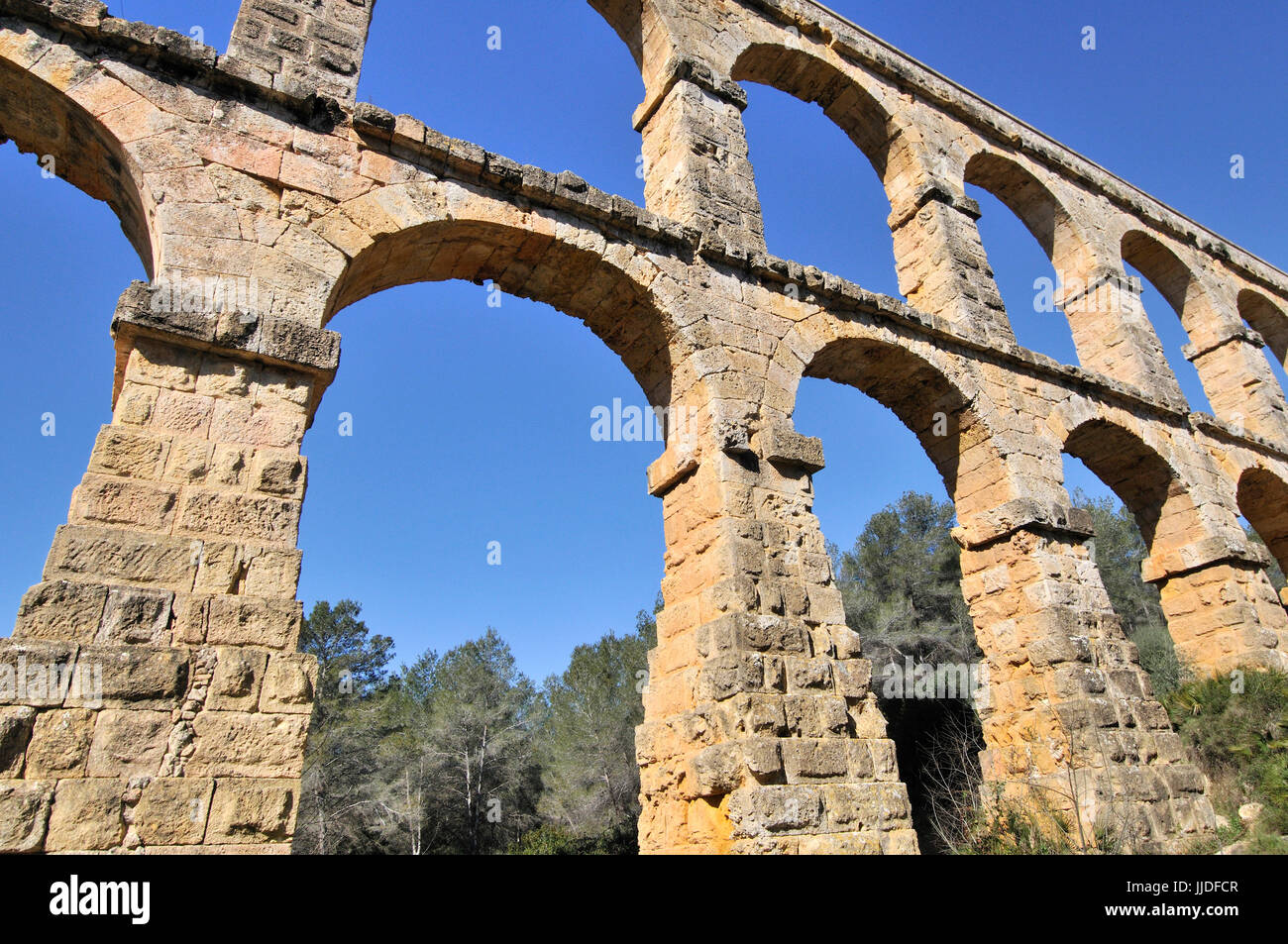 Pont del Diable Devil´s Bridge Roman aqueduct, Tarragona, Catalonia ...