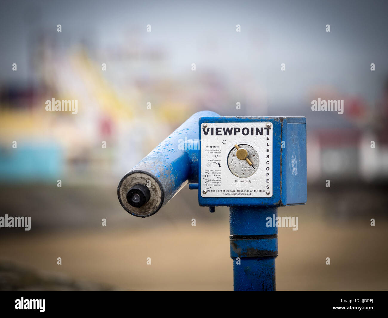 Seaside Telescope - in front of the Coney Beach funfair in the seaside ...