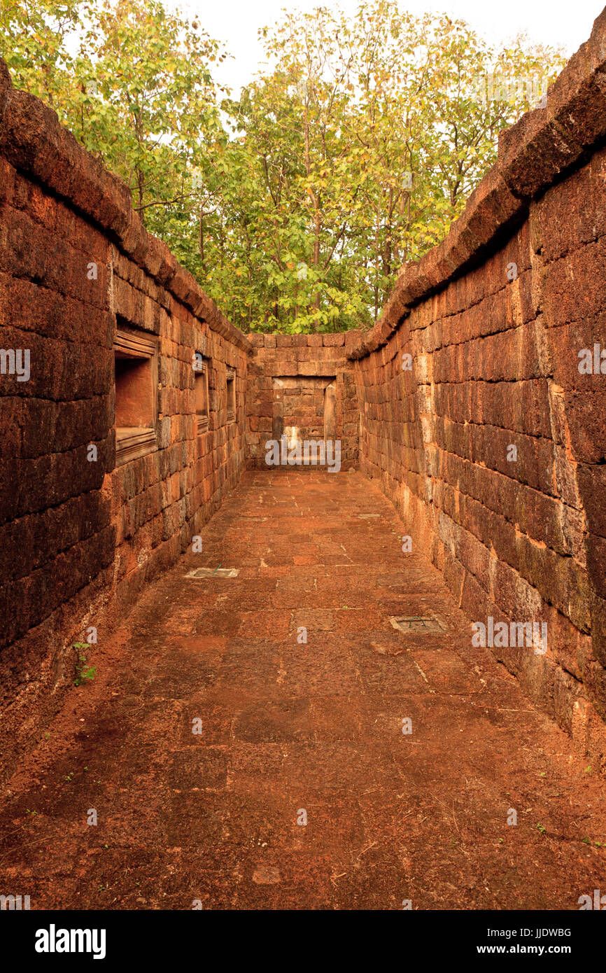 Wat phu champasak buddha hi-res stock photography and images - Alamy