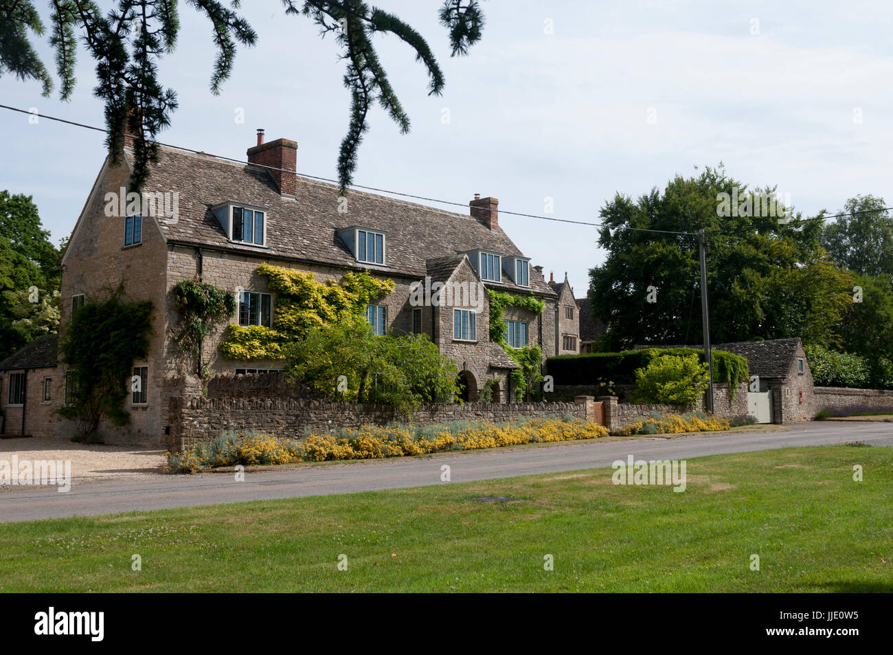 Fritwell village, Oxfordshire, England, UK Stock Photo - Alamy