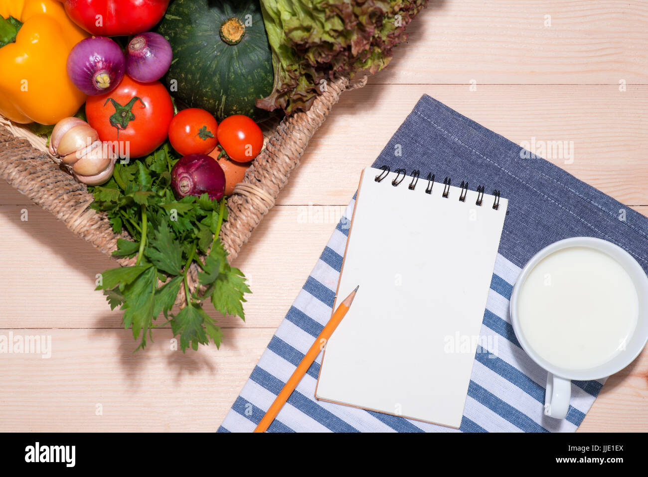 Open recipe book hi-res stock photography and images - Alamy