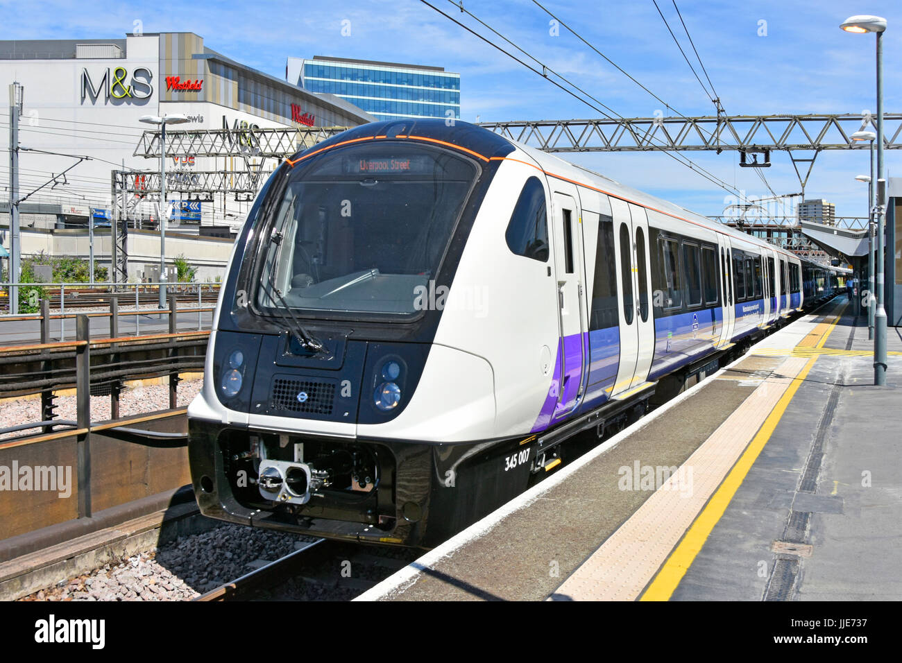 Elizabeth line crossrail hi-res stock photography and images - Alamy