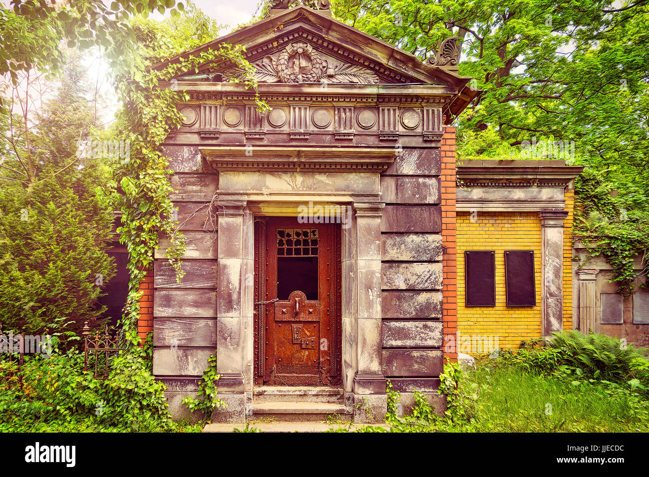 old tomb in beautiful nature Stock Photo - Alamy
