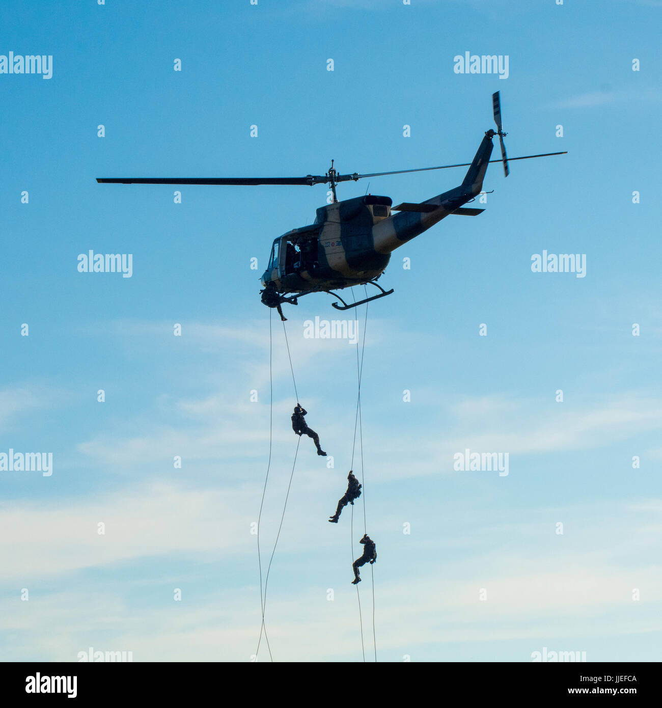 Fastroping hi-res stock photography and images - Alamy