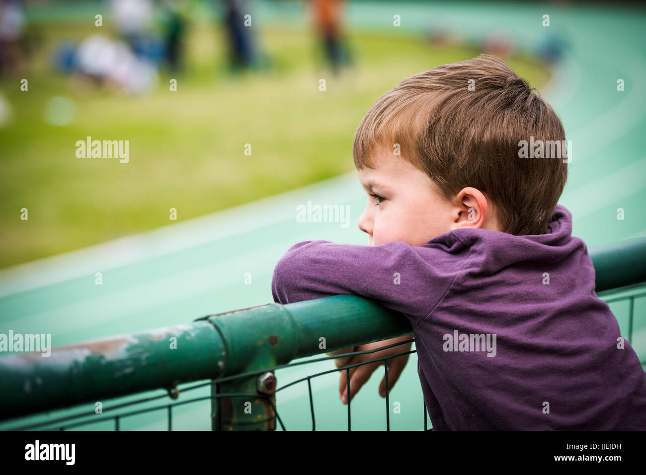 Child kid watching hi-res stock photography and images - Alamy