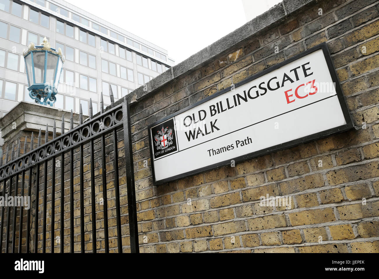 London walk signs hi-res stock photography and images - Alamy