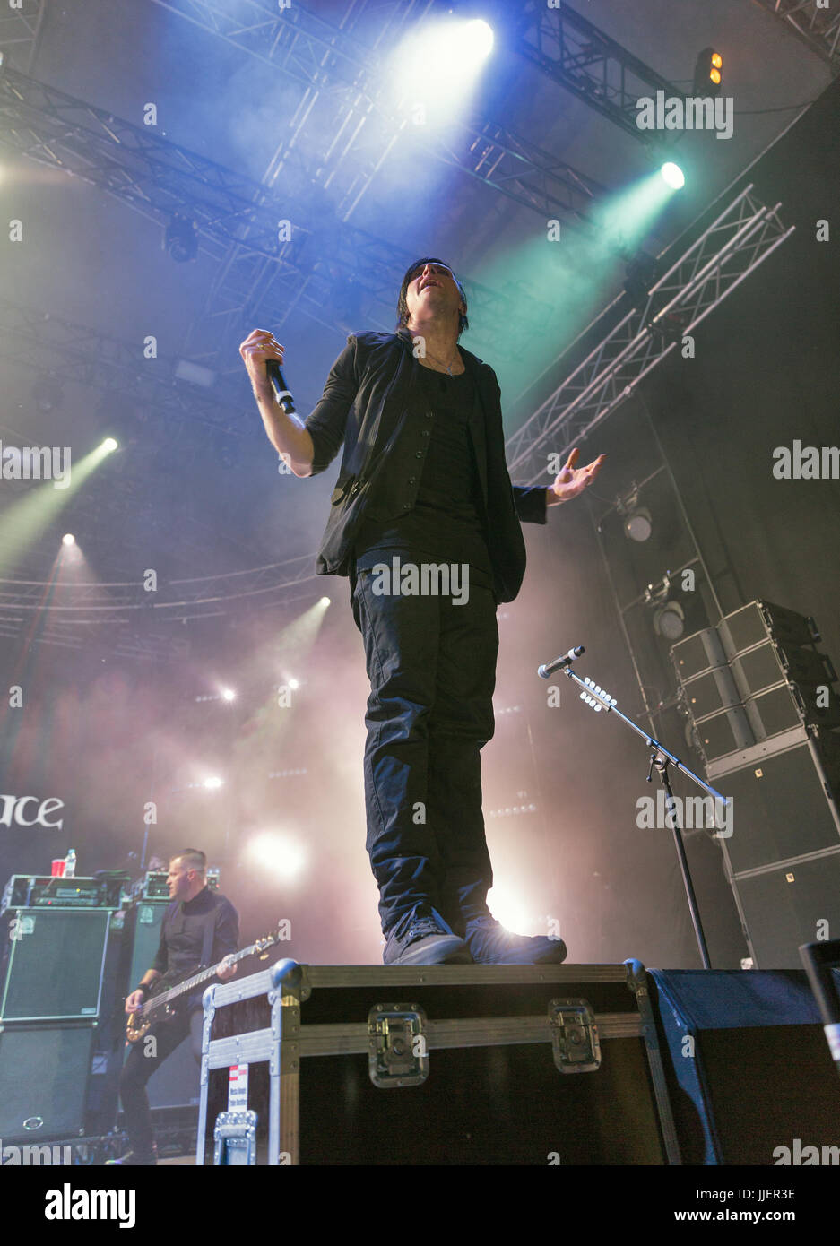 Matt walst three days grace hi-res stock photography and images - Alamy