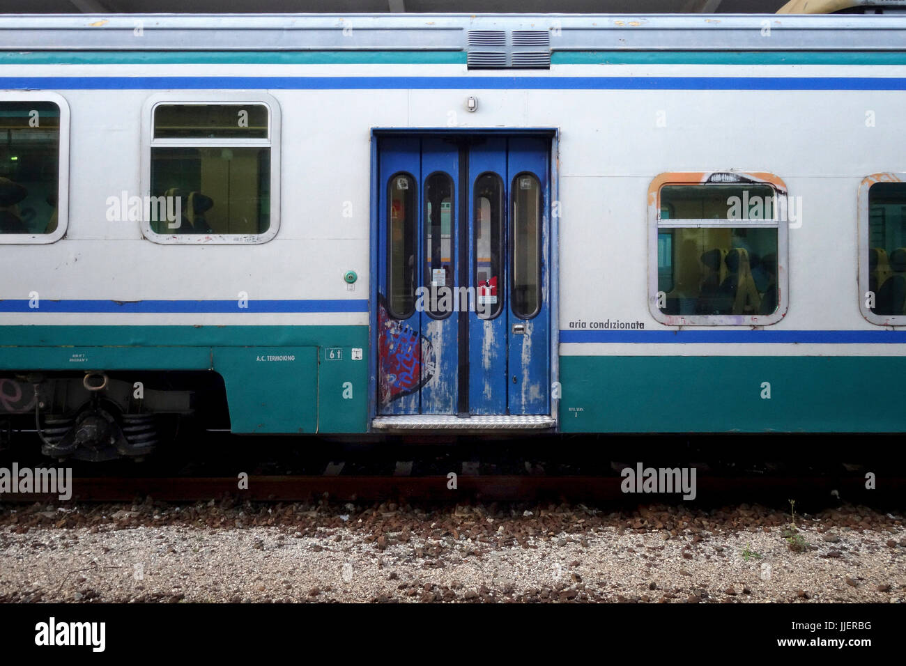 Train coach hi-res stock photography and images - Alamy