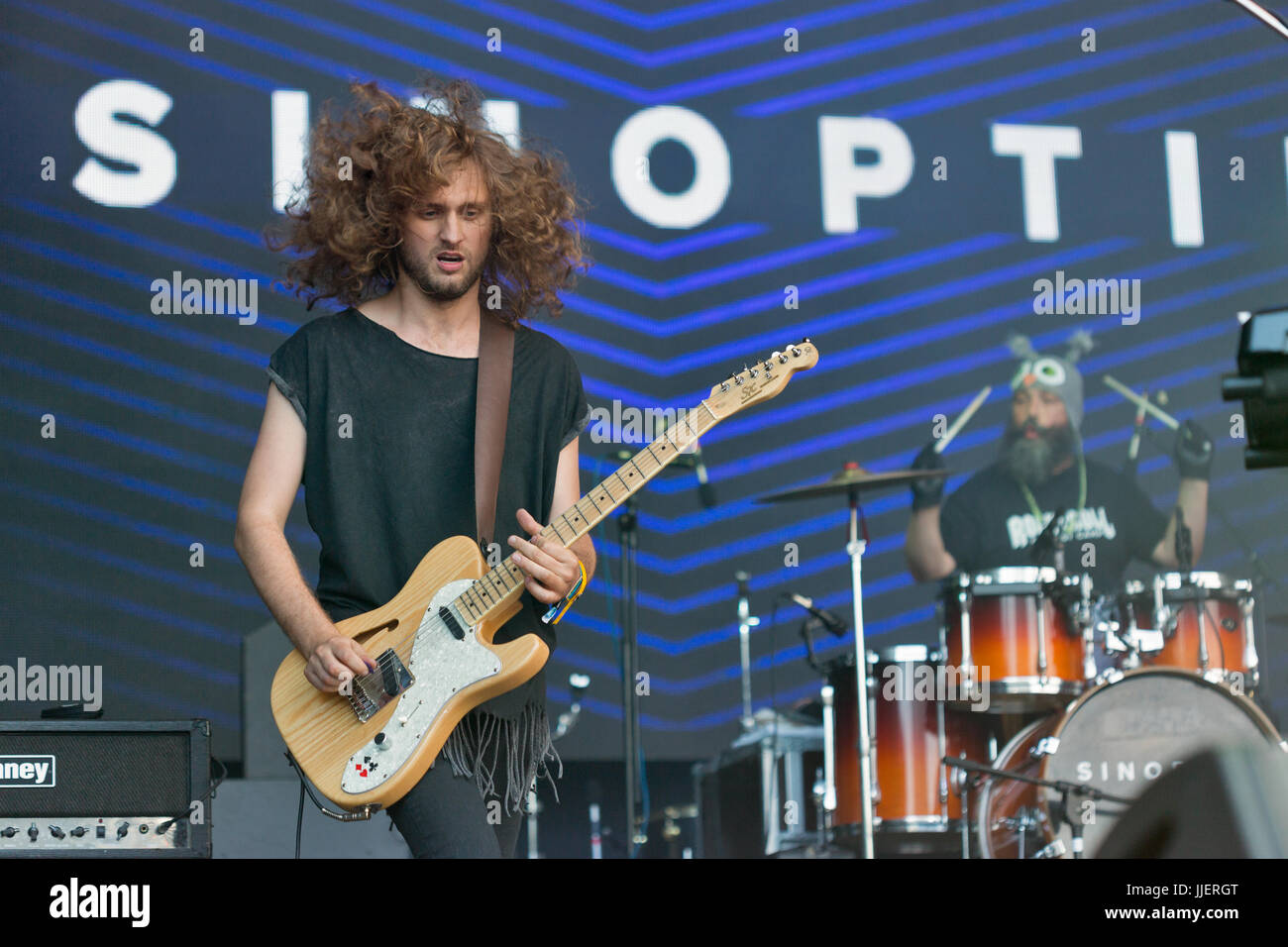 School of rock drummer hi-res stock photography and images - Alamy