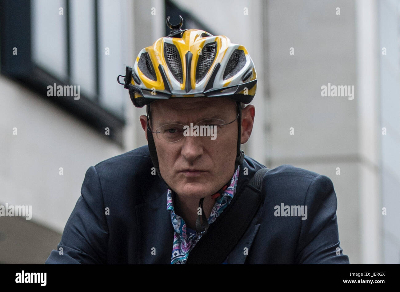Radio 2 presenter jeremy vine hi-res stock photography and images - Alamy