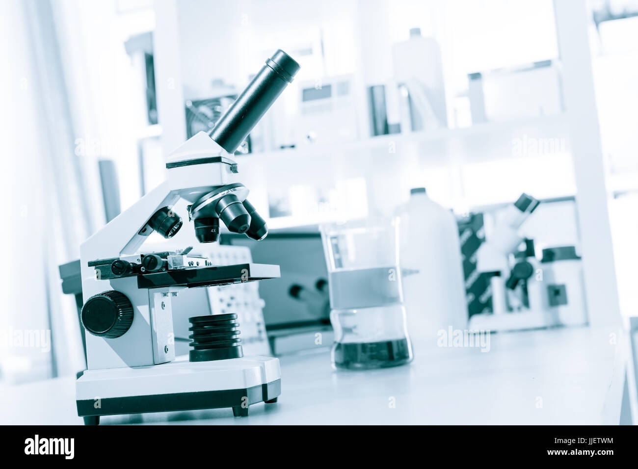 Lab table hi-res stock photography and images - Alamy