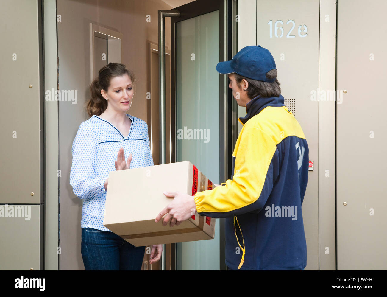 Orders ordering counter hi-res stock photography and images - Alamy