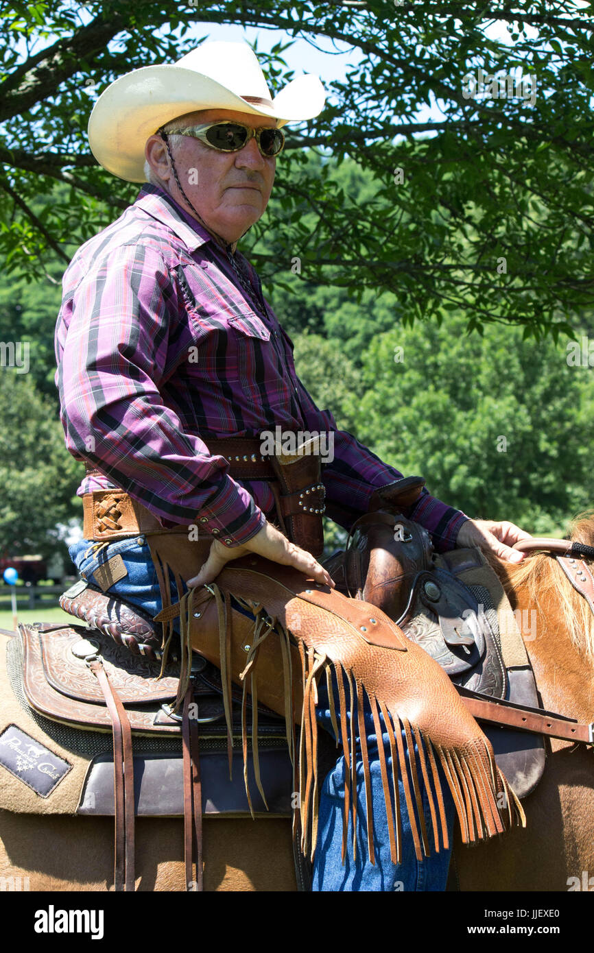 2017 Hudson Valley Gunslingers- Cowboy Mounted Shooting Stock Photo - Alamy