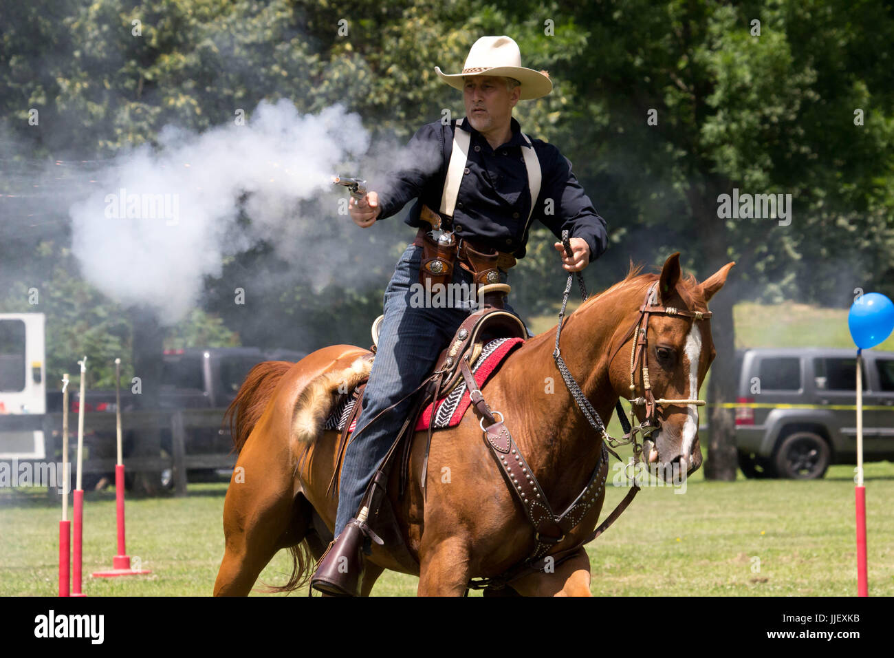 Cowgirls with guns hi-res stock photography and images - Alamy
