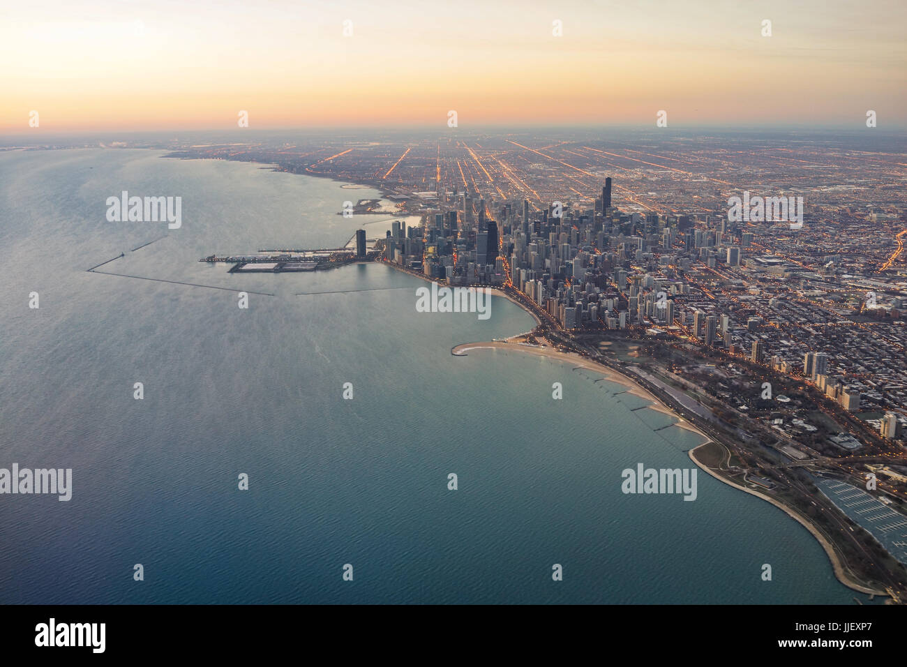 Chicago skyline at sunrise hi-res stock photography and images - Alamy