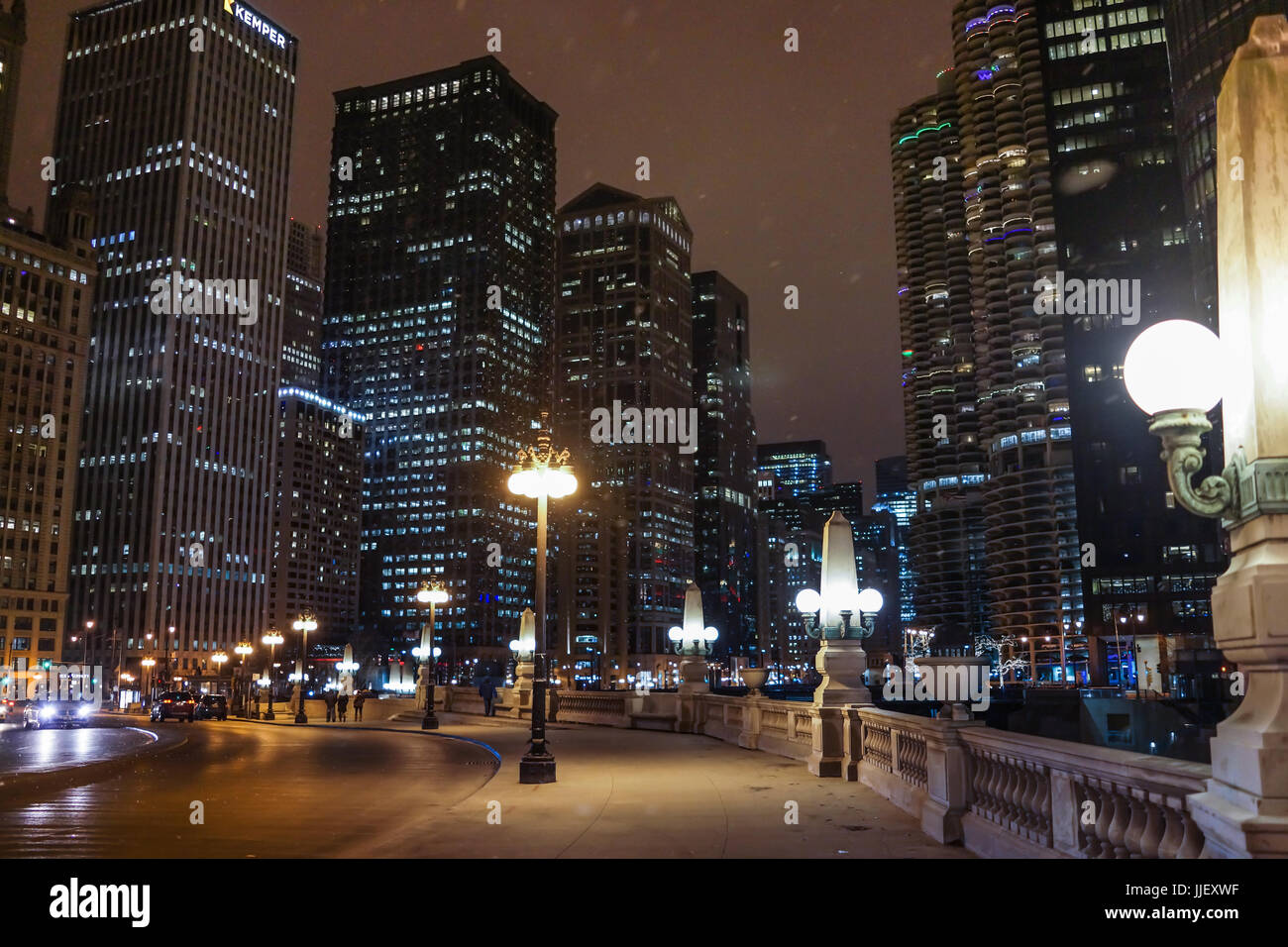 Chicago snow night hi-res stock photography and images - Alamy