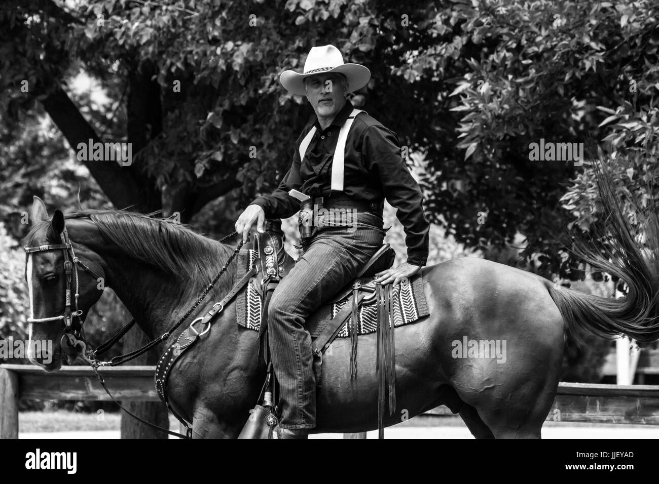 2017 Hudson Valley Gunslingers- Cowboy Mounted Shooting Stock Photo - Alamy