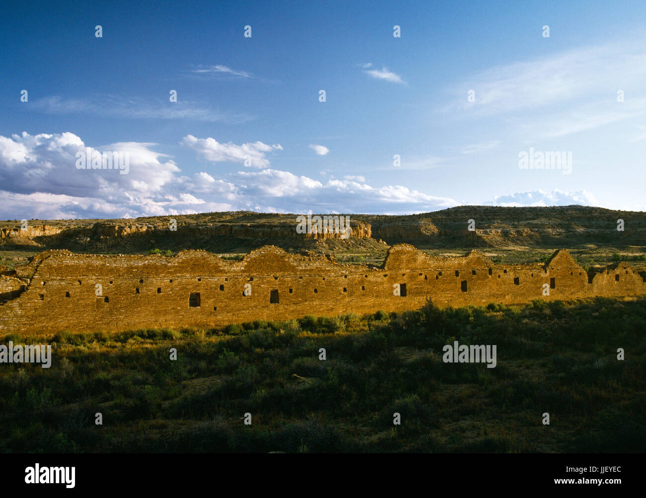 Pueblo bonito chacoan great house hi-res stock photography and images ...