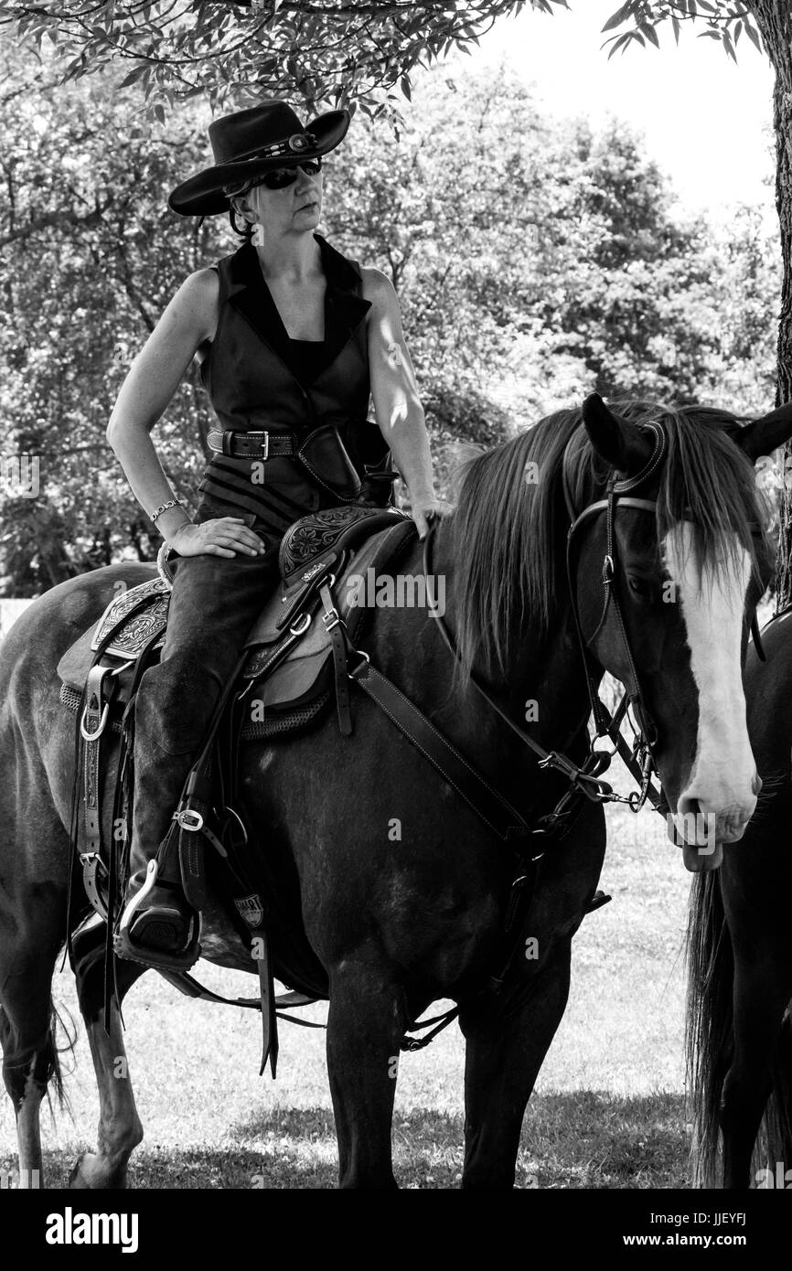 Gunslingers hi-res stock photography and images - Alamy