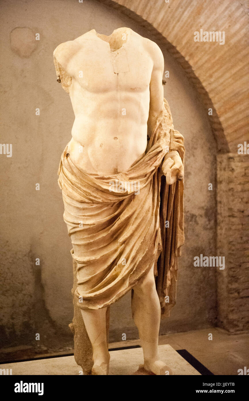 Ancient statues inside the underground of the Roman forums Stock Photo ...