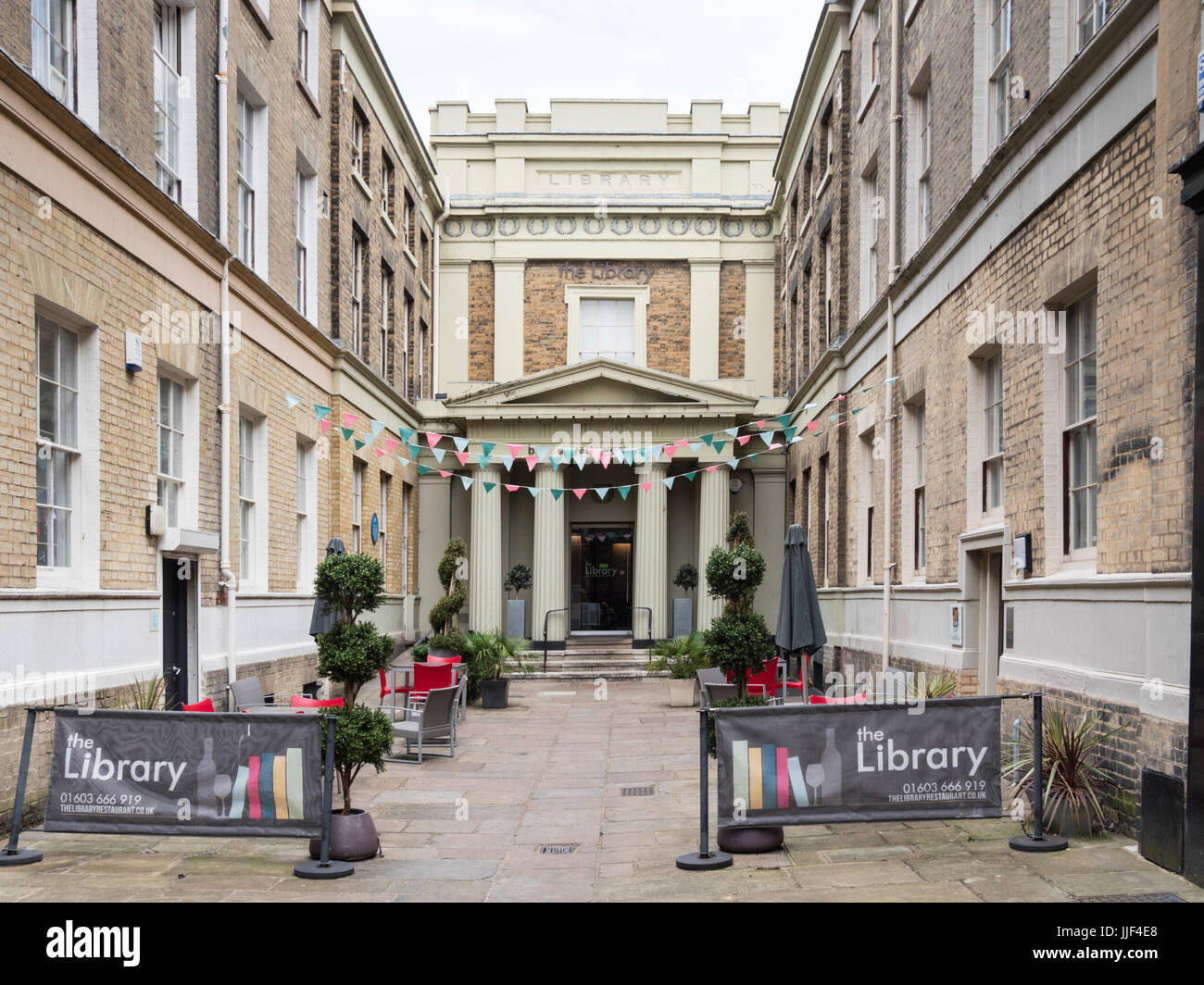 Old library restaurant hi-res stock photography and images - Alamy