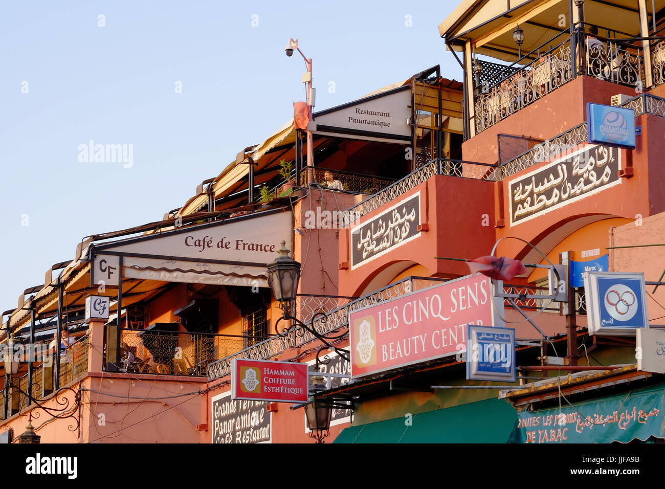 Rooftop bar bars hi-res stock photography and images - Alamy