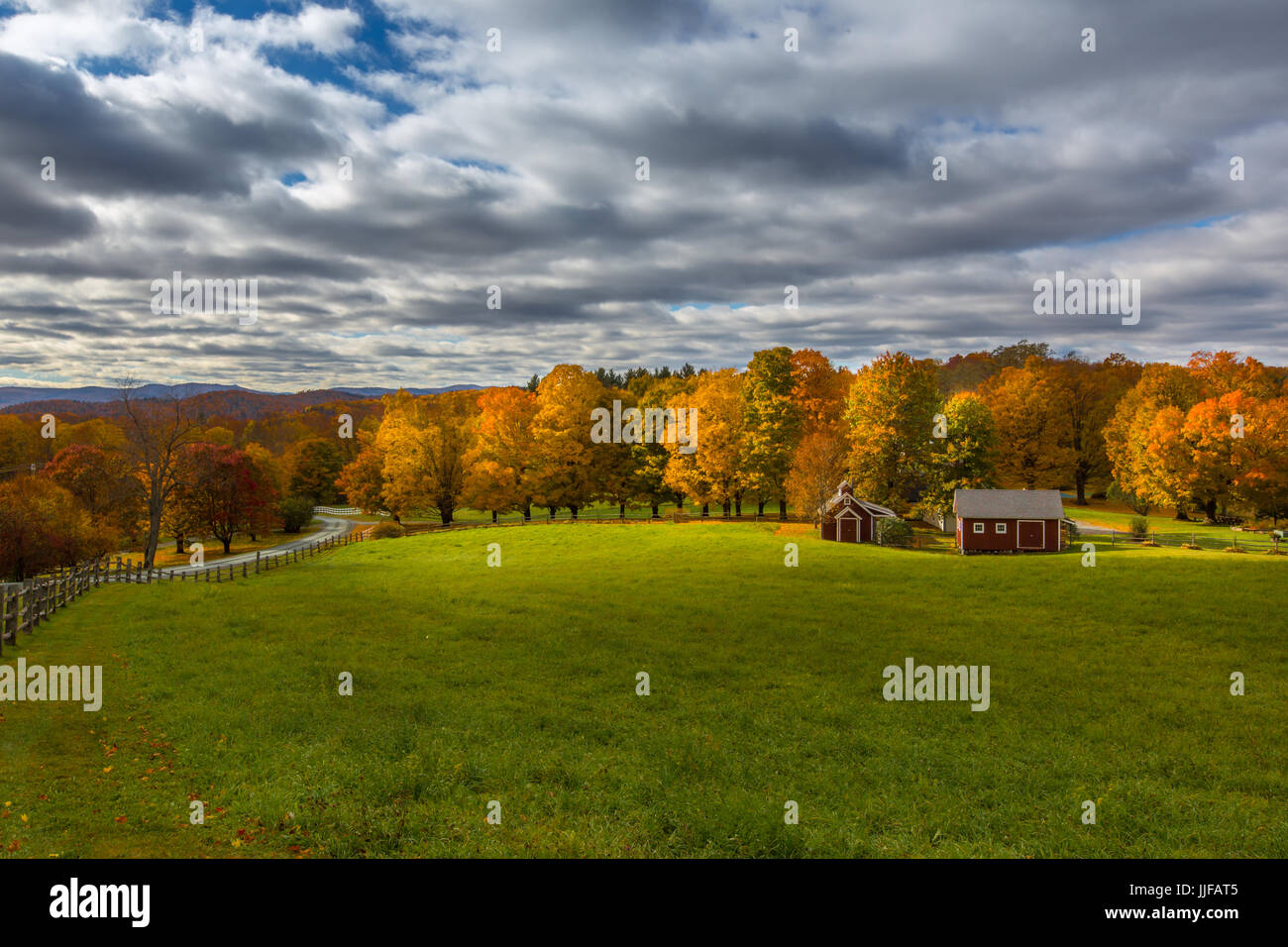 Woodstock vermont fall barn hi-res stock photography and images - Alamy