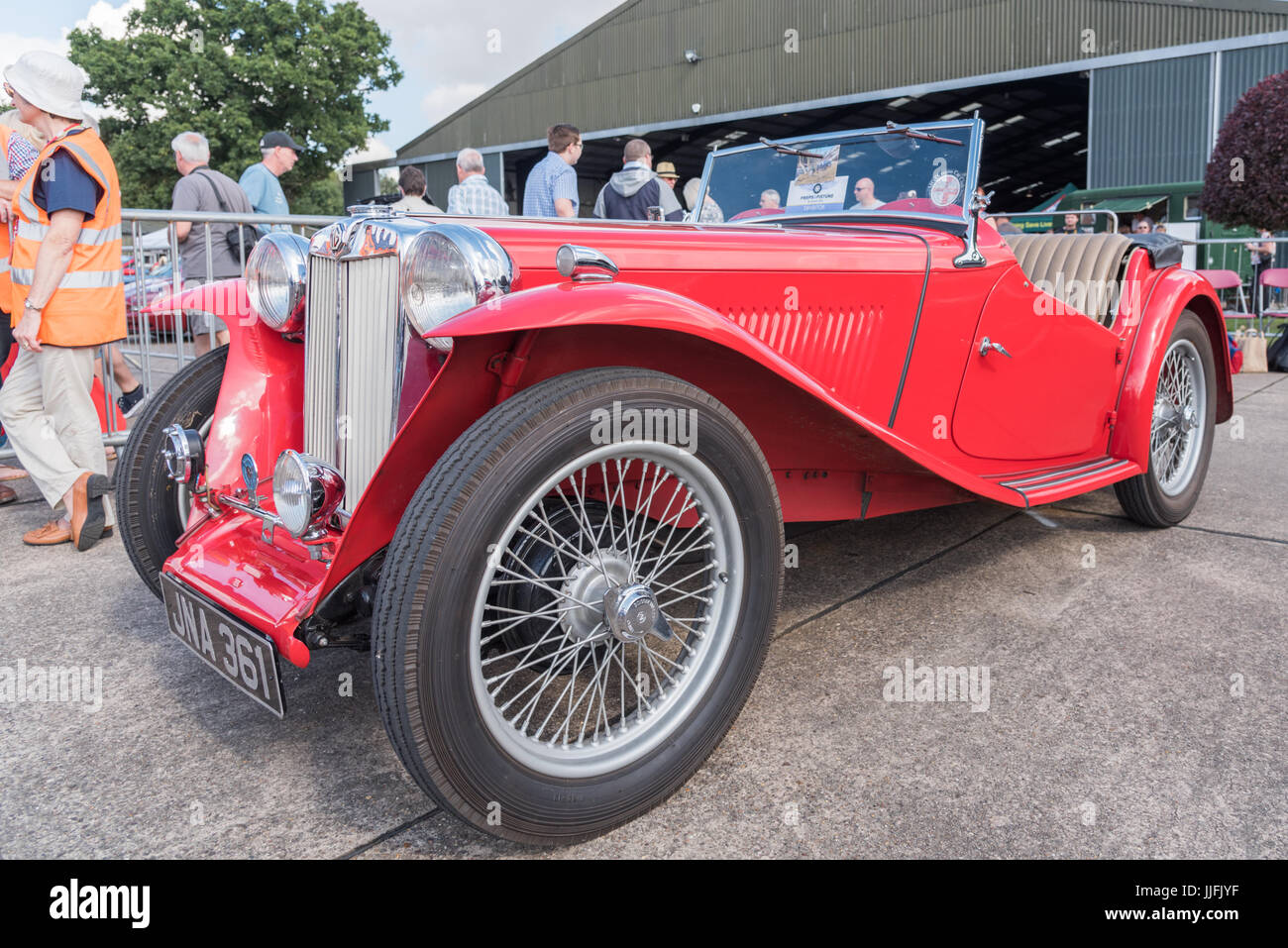 Vintage mg sports car hi-res stock photography and images - Alamy
