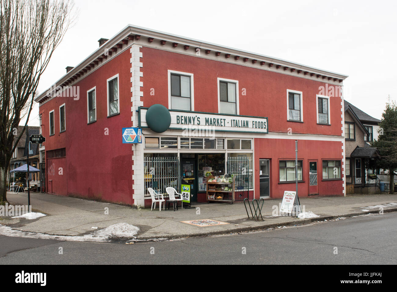City Grocery Store High Resolution Stock Photography and Images - Alamy