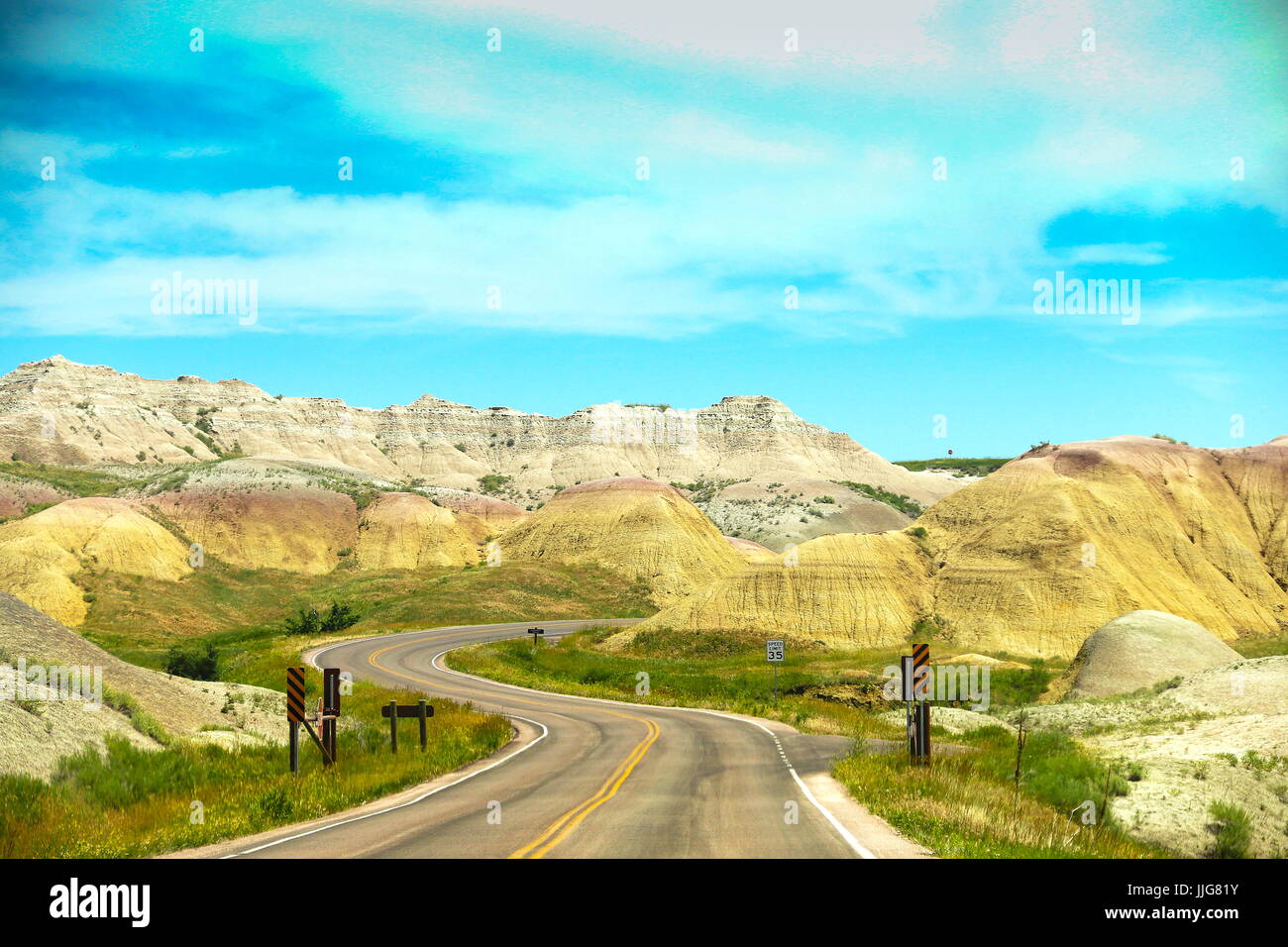 Scenic road badlands south hi-res stock photography and images - Alamy