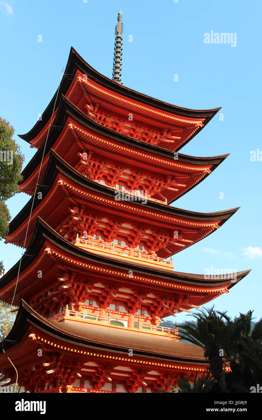 Goju-no-to pagoda in Miyajima (Japan Stock Photo - Alamy