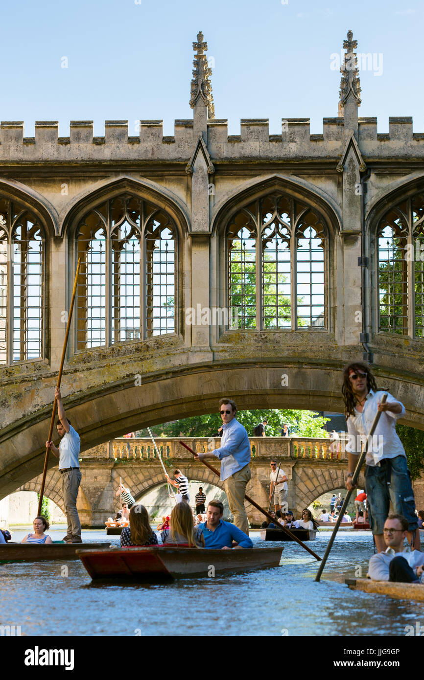 Cambridge punting boaters hi-res stock photography and images - Alamy