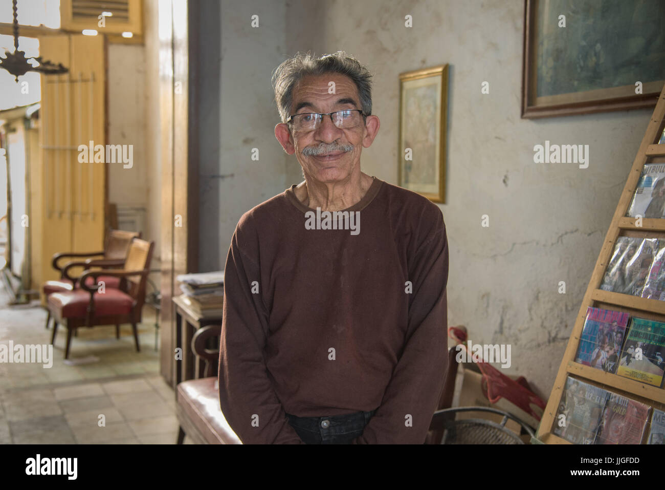 Inside cuban house hi-res stock photography and images - Alamy