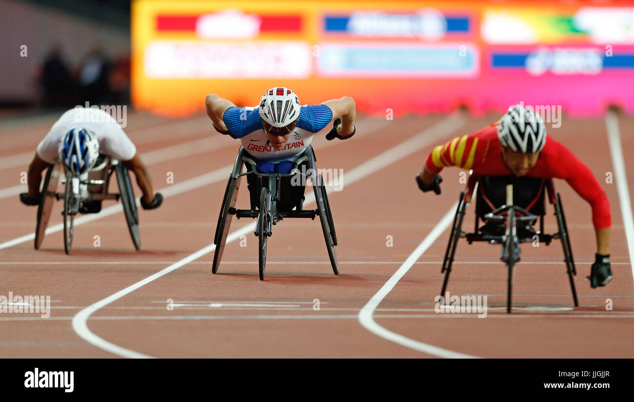 Great Britain's Nathan Maguire (centre) in the Men's 400m T54 heat ...