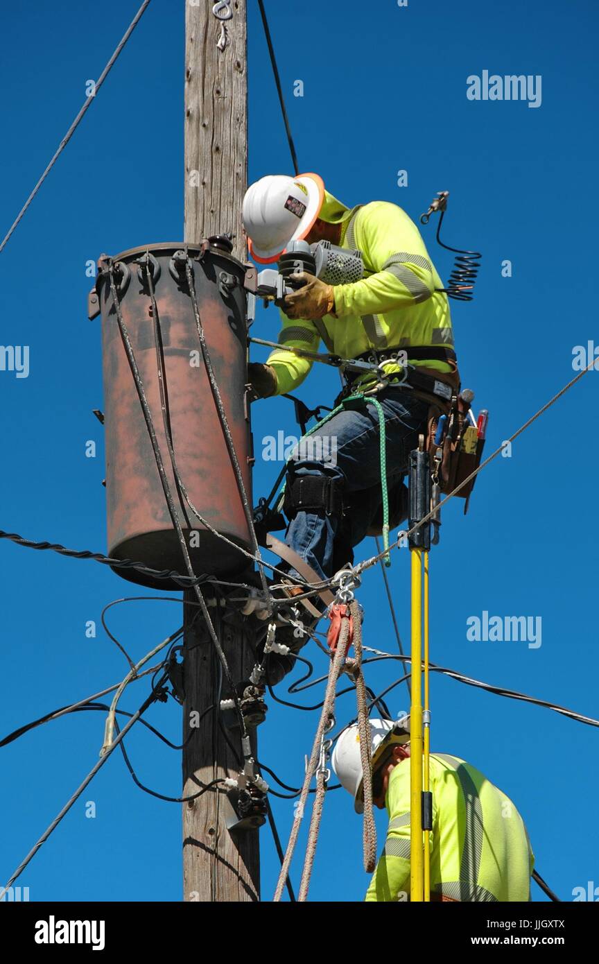 Electrical Repairs High Resolution Stock Photography and Images - Alamy