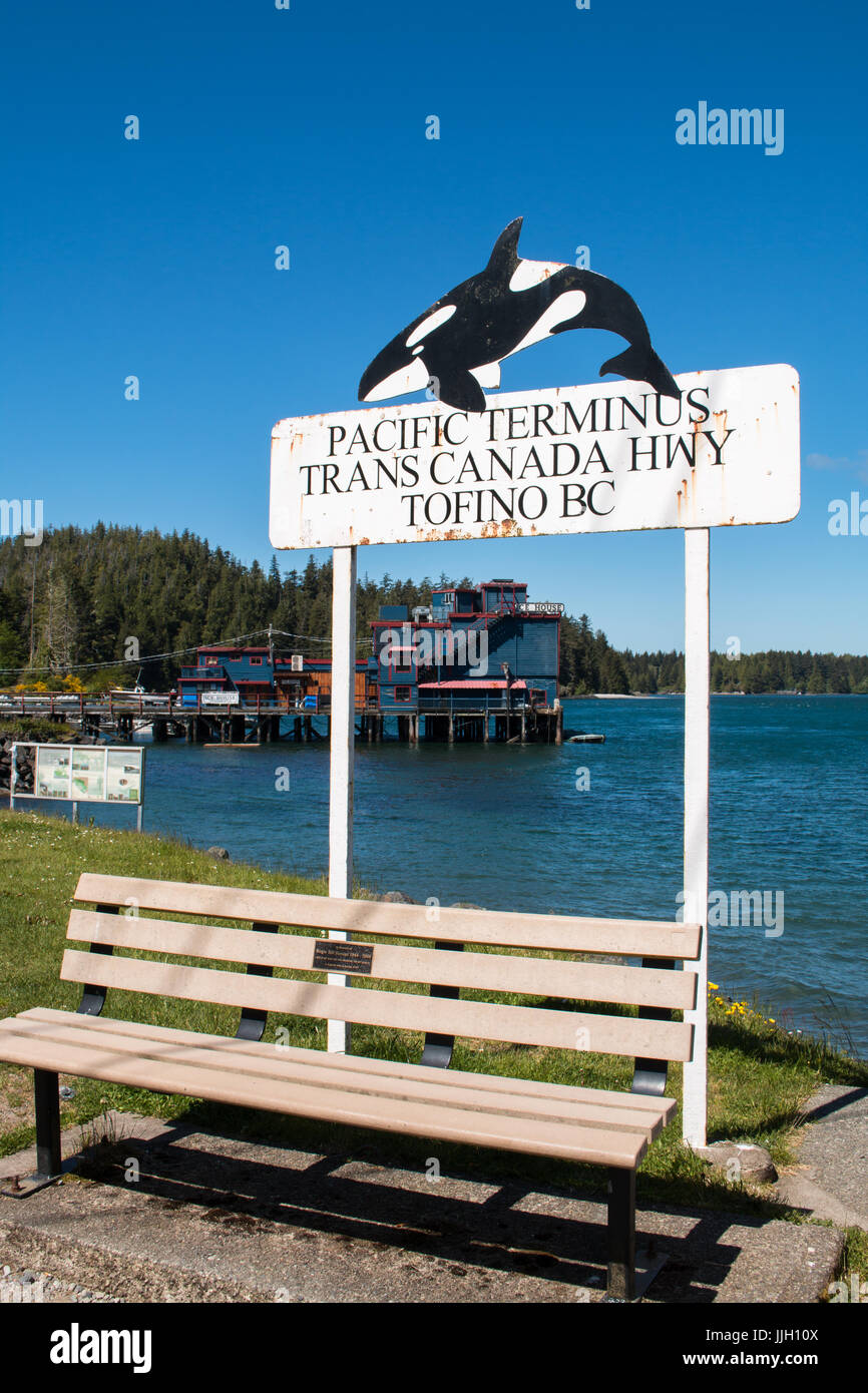 Highway sign british columbia hi-res stock photography and images - Alamy