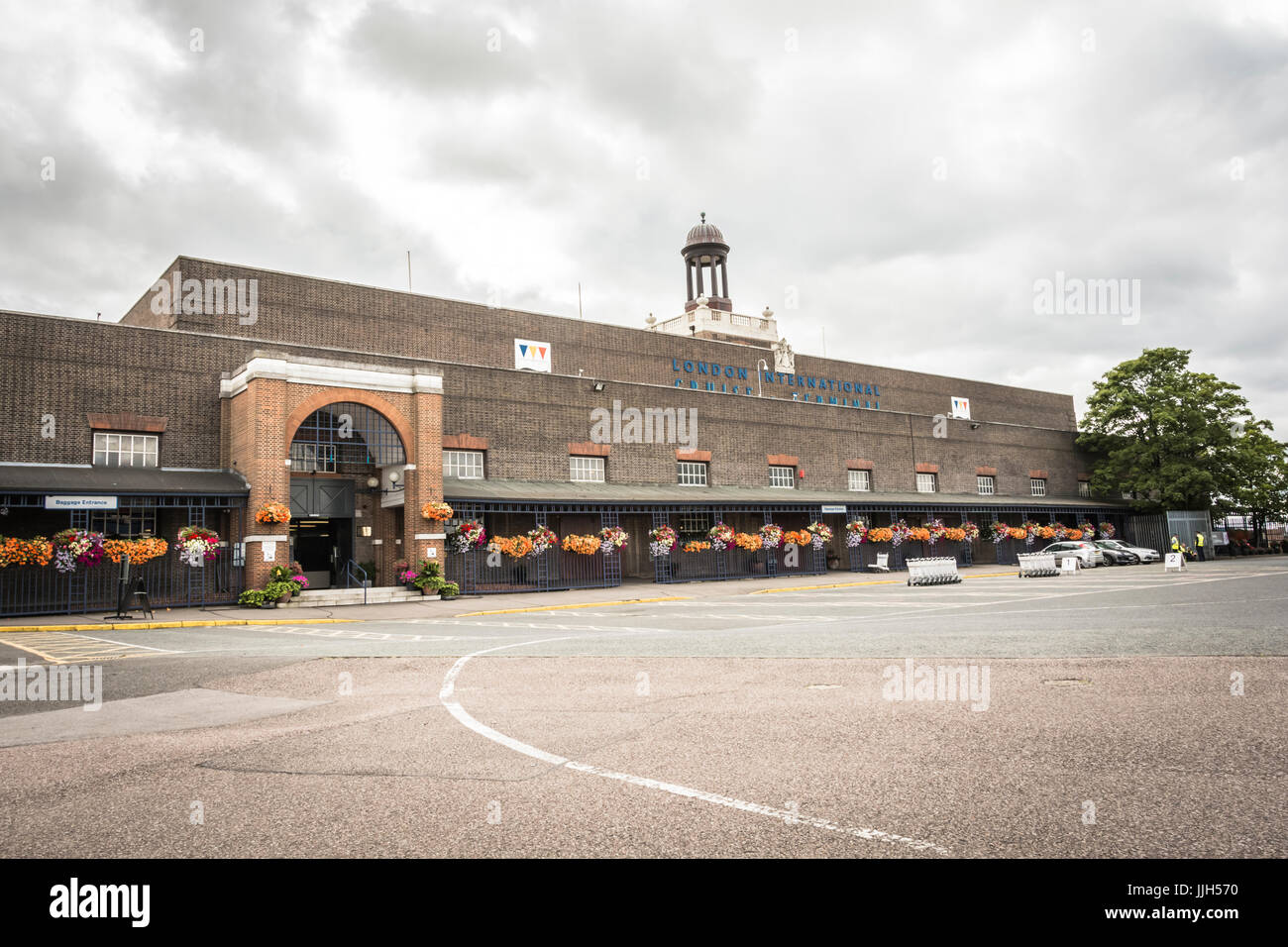 Tilbury Cruise Terminal on the River Thames,Essex, UK Stock Photo - Alamy