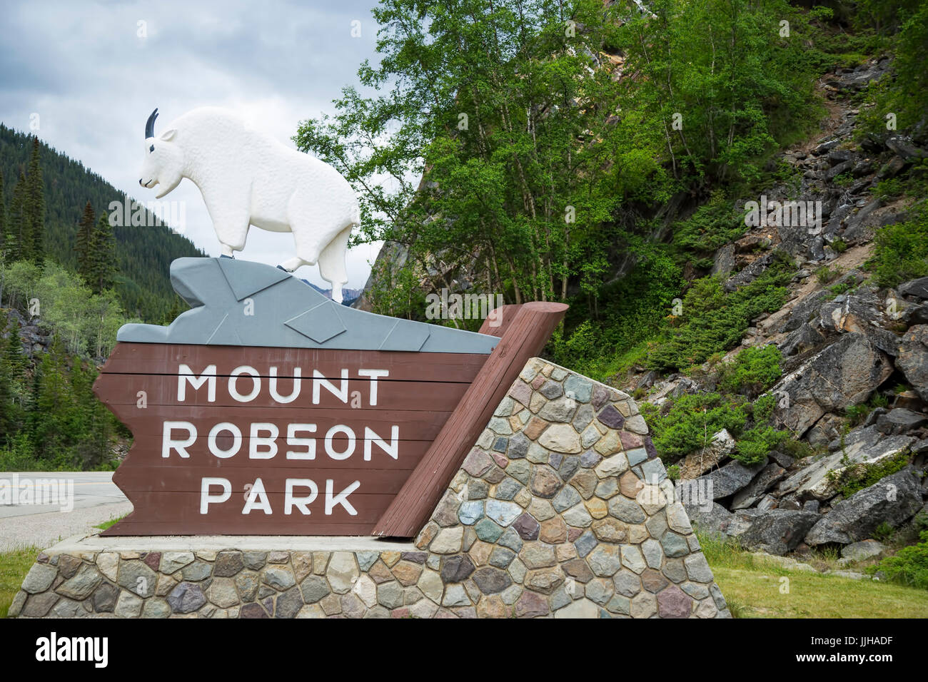 Mount robson sign hi-res stock photography and images - Alamy