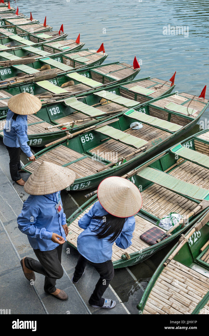 Boats waiting for tourists at Nin Binh, Hanoi Vietnam Stock Photo - Alamy