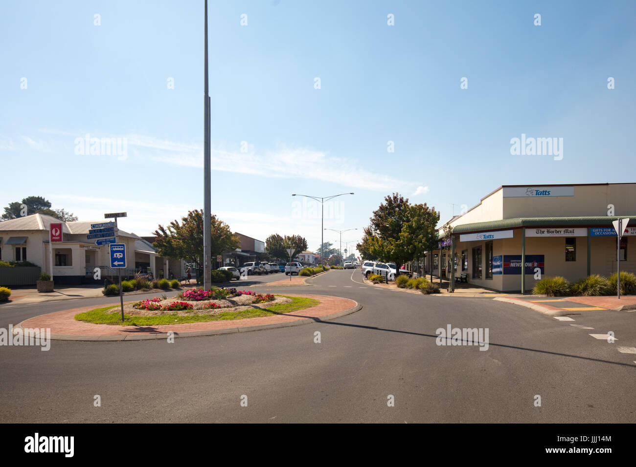 CORRYONG, AUSTRALIA - April 6 2017: The main street of Corryong in ...