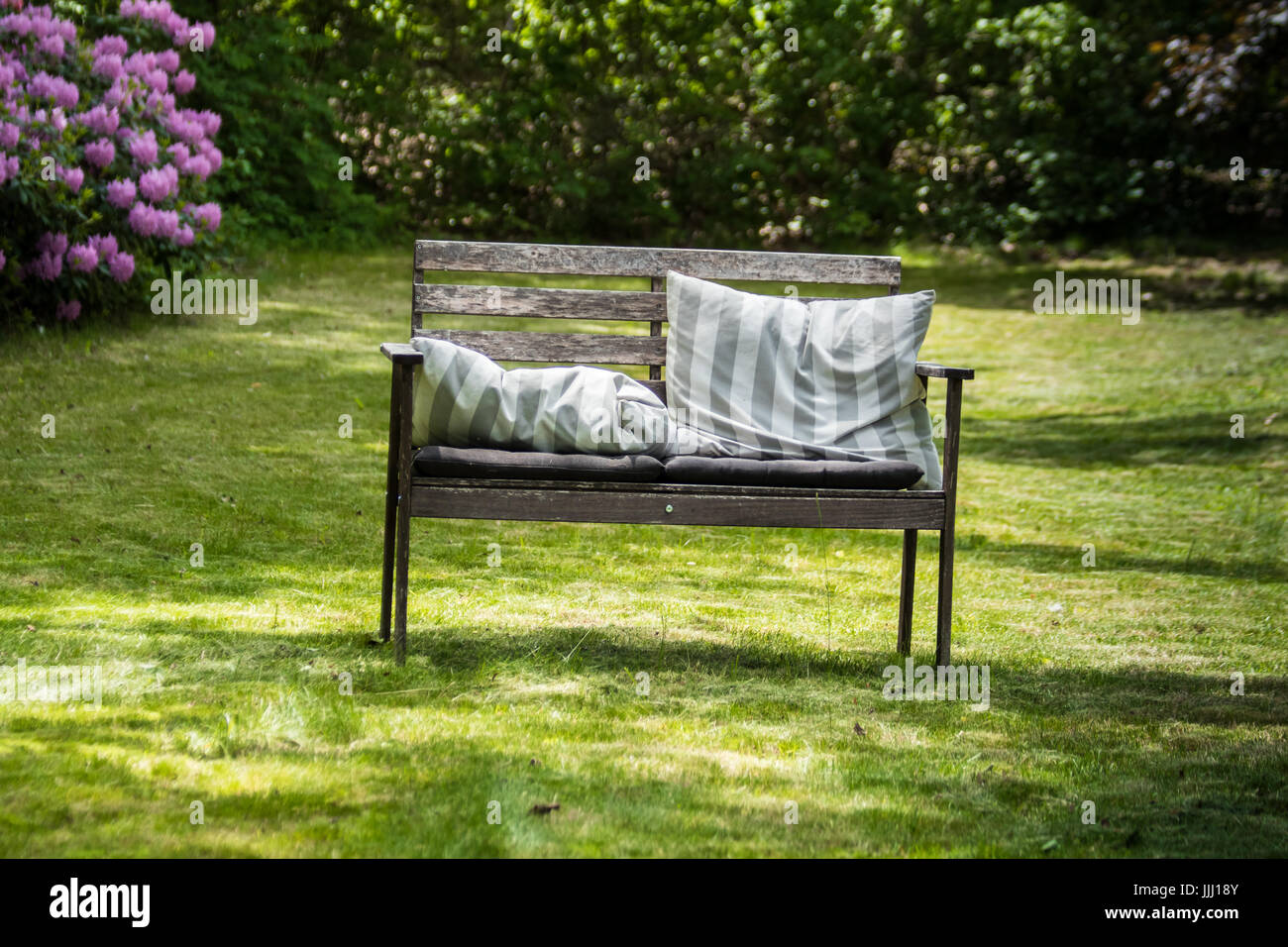 Backward design hi-res stock photography and images - Alamy