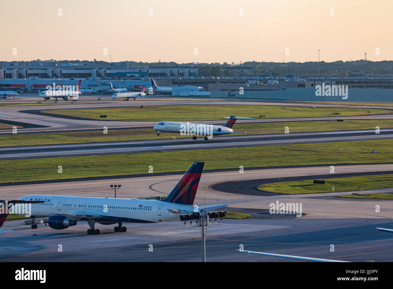 Delta Airlines planes at Atlanta, Hartsfield Jackson Airport Stock ...