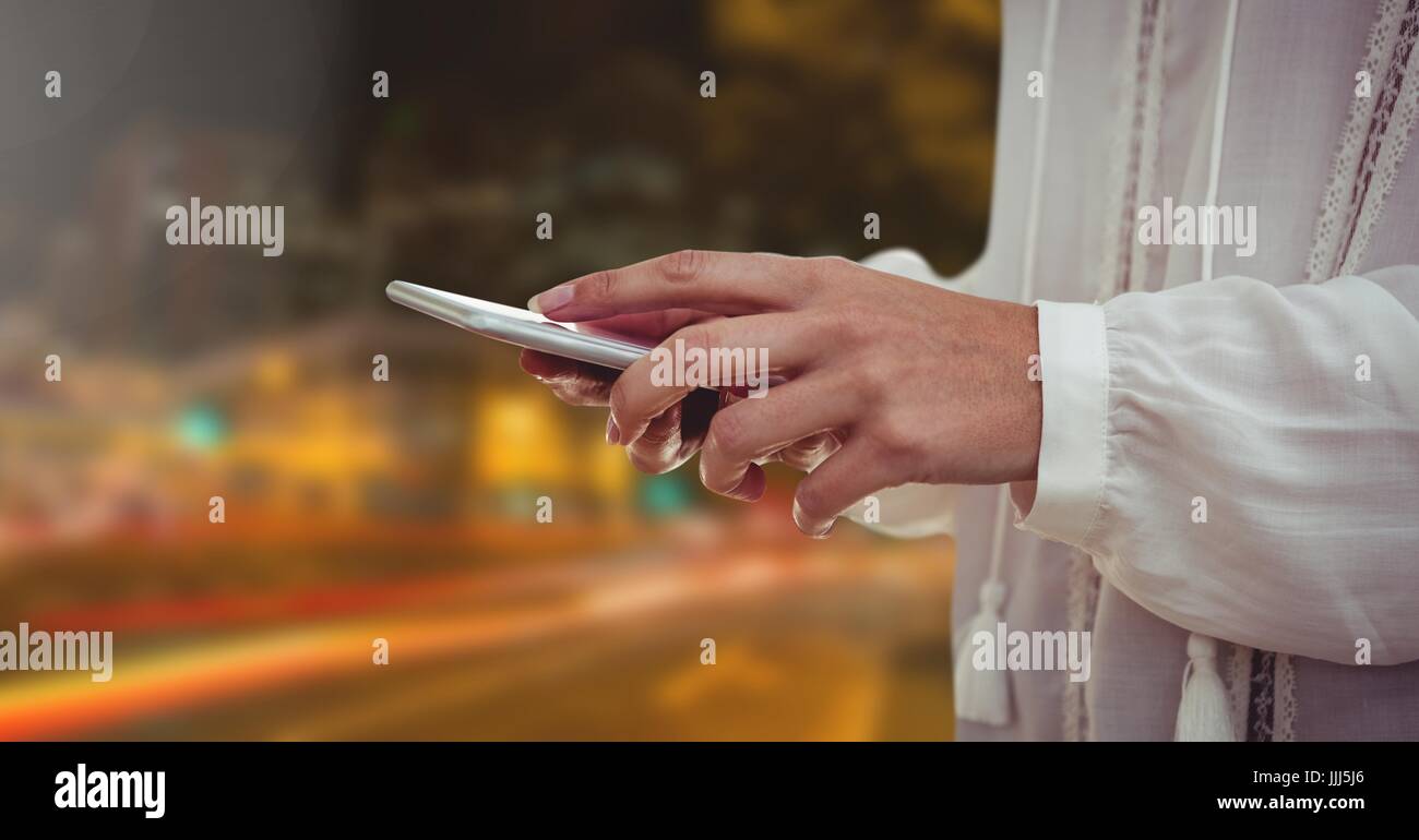 Texting woman night hi-res stock photography and images - Alamy