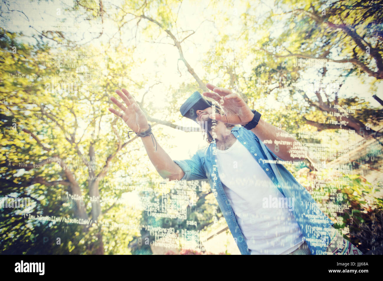 Man using 3d glasses hi-res stock photography and images - Alamy