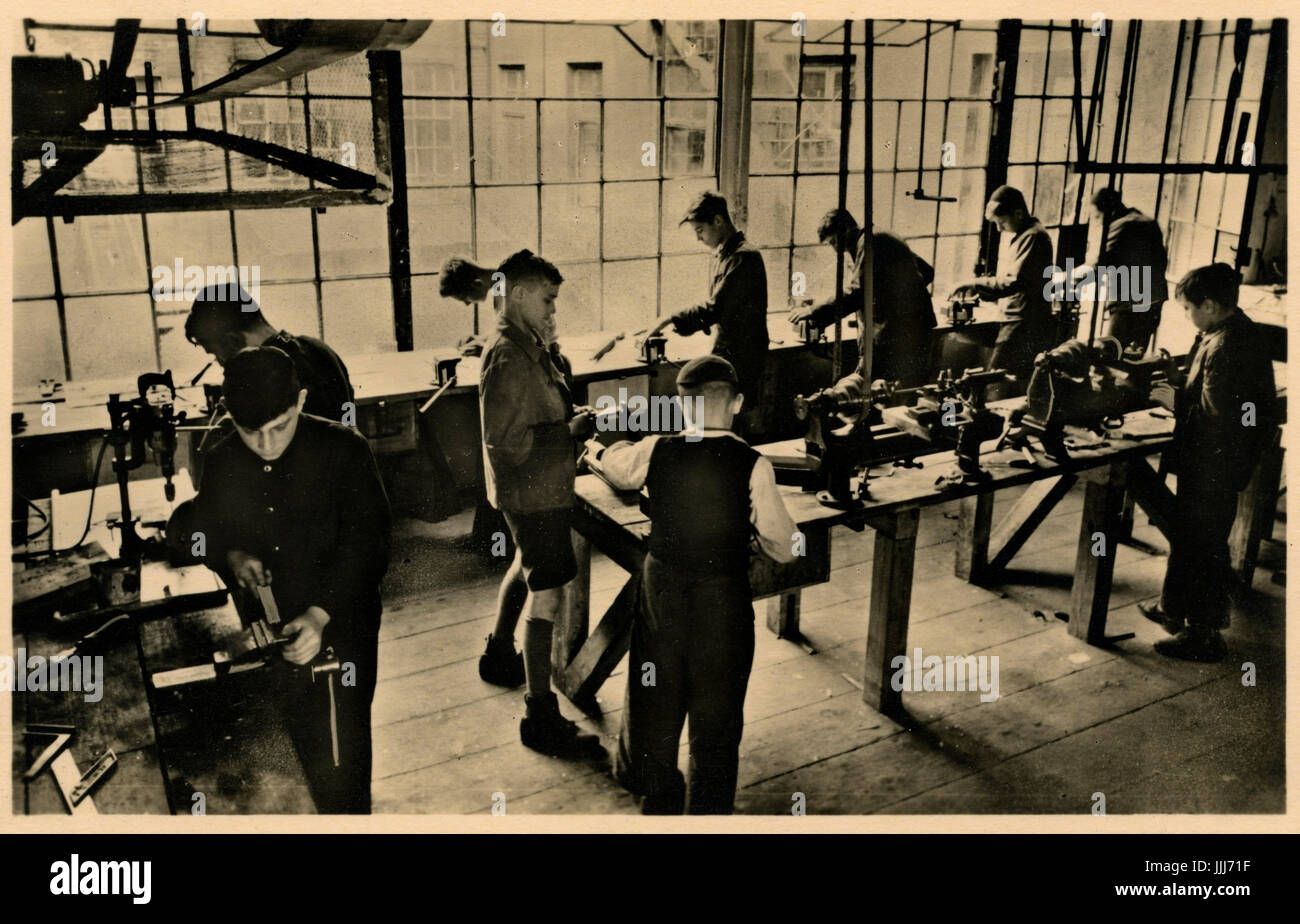 Jewish vocational school in Frankfurt am Main, Germany. Boys trained to ...