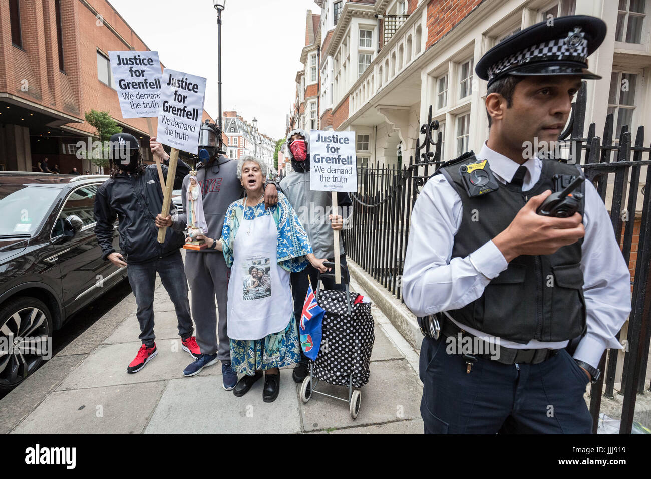 Public housing flats regeneration gap hi-res stock photography and ...