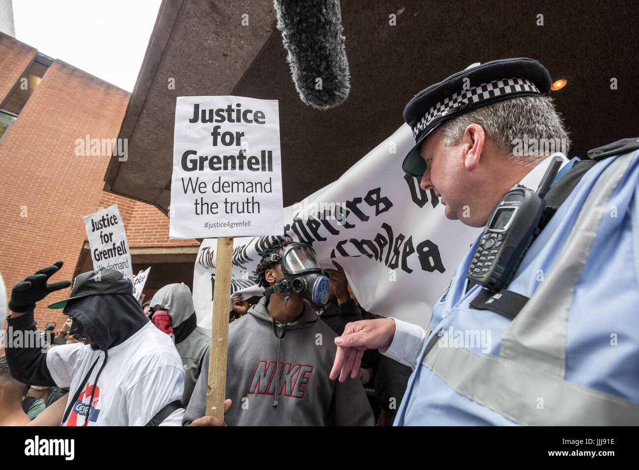 Angry protesters hi-res stock photography and images - Alamy