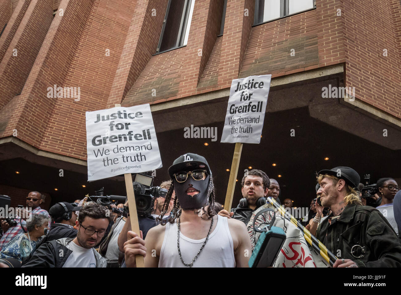 London, UK. 19th July, 2017. Grenfell Tower protest. Hundreds of angry ...