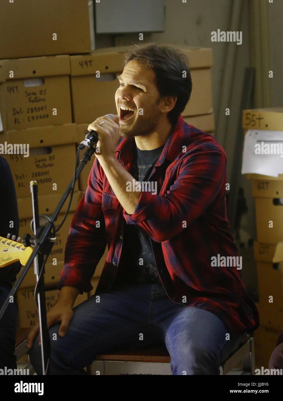 Sesion acustica hi-res stock photography and images - Alamy