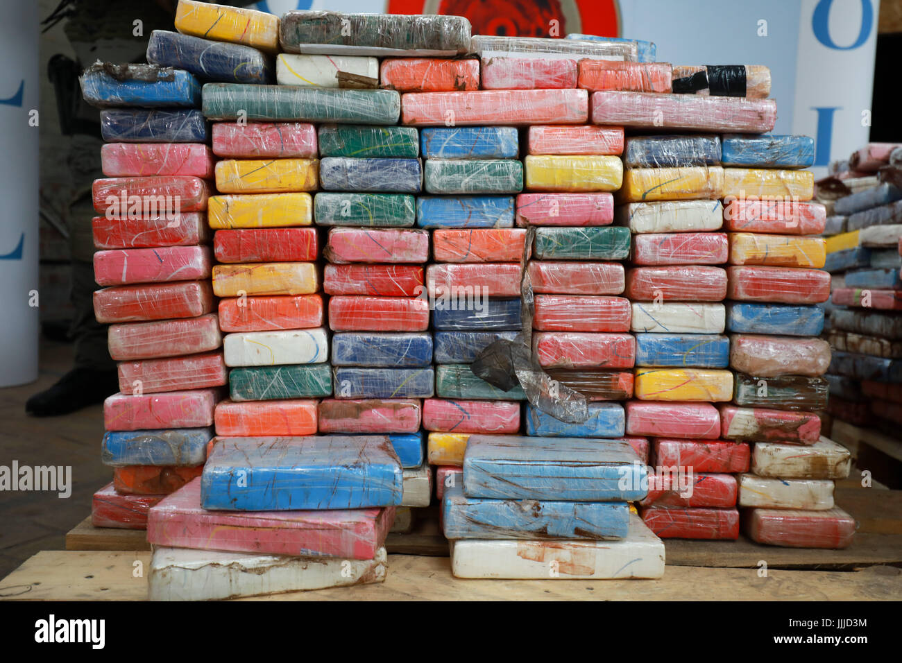 Hamburg, Germany. 20th July, 2017. A record haul of 3.8 tons of cocaine ...
